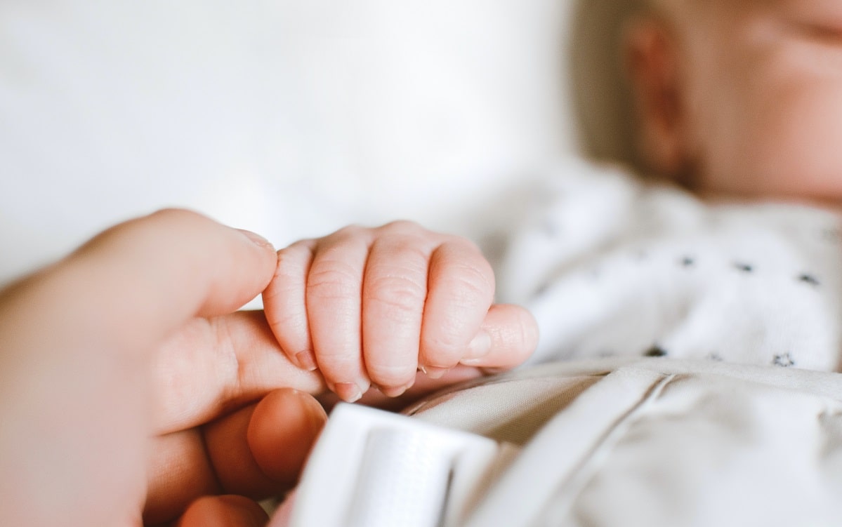 Benefits Massage for Newborn Baby and How to Do it - MOM News Daily
