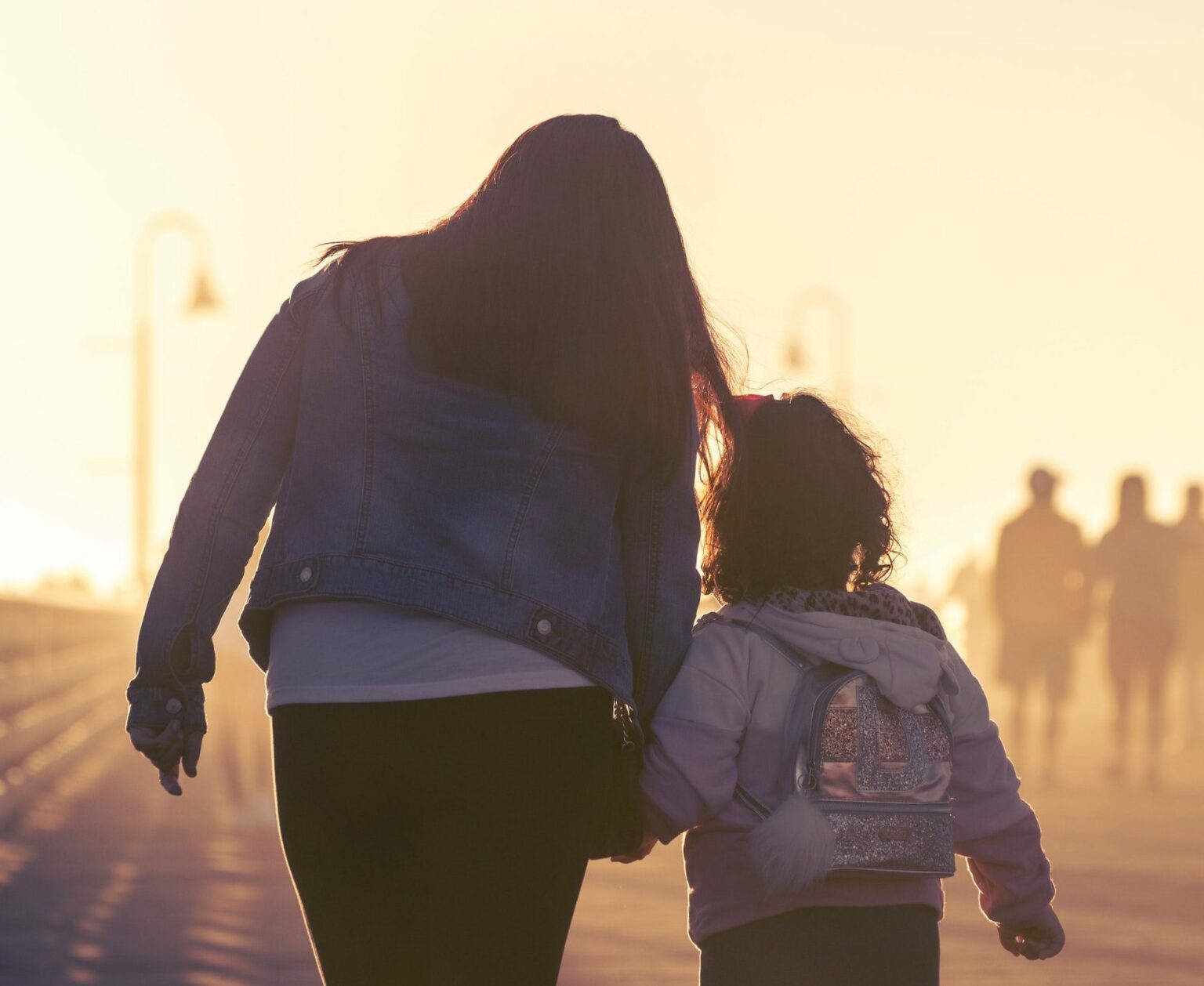 The Pros And Cons Of Being A Single Parent - MOM News Daily