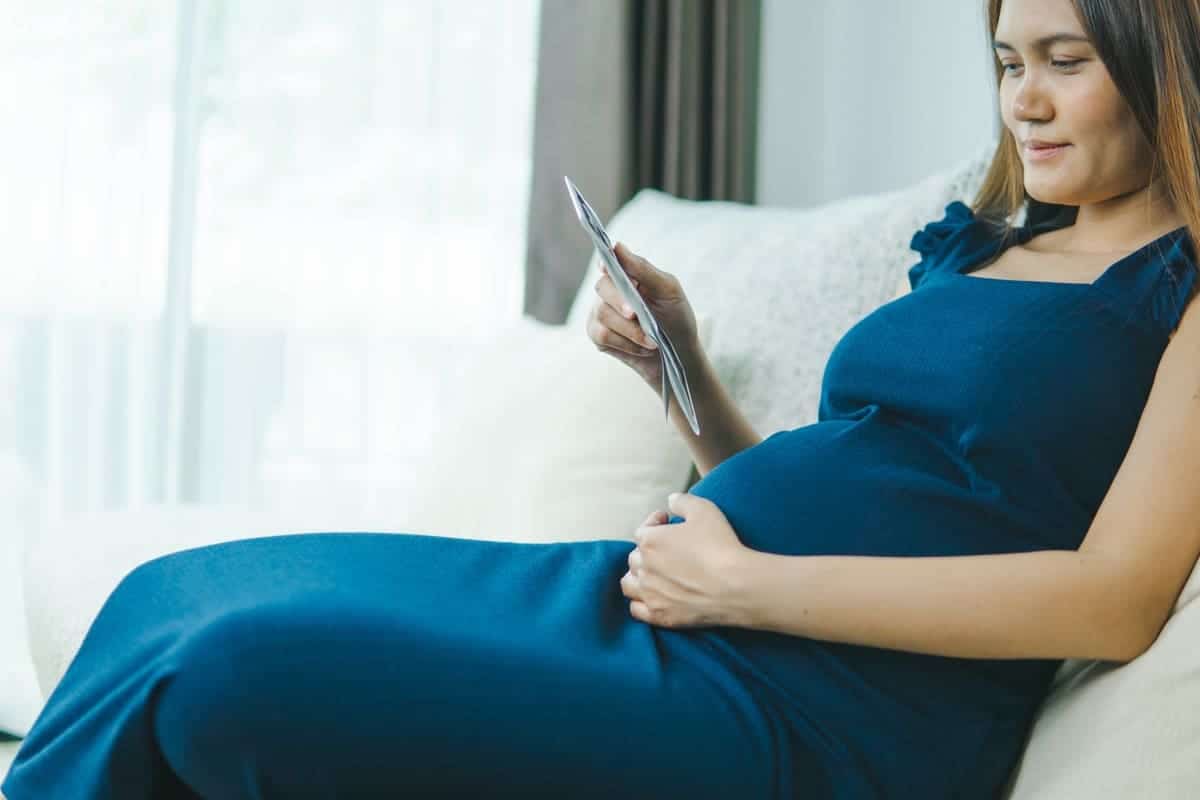 When Can Baby Hear Mom in the Womb? - MOM News Daily